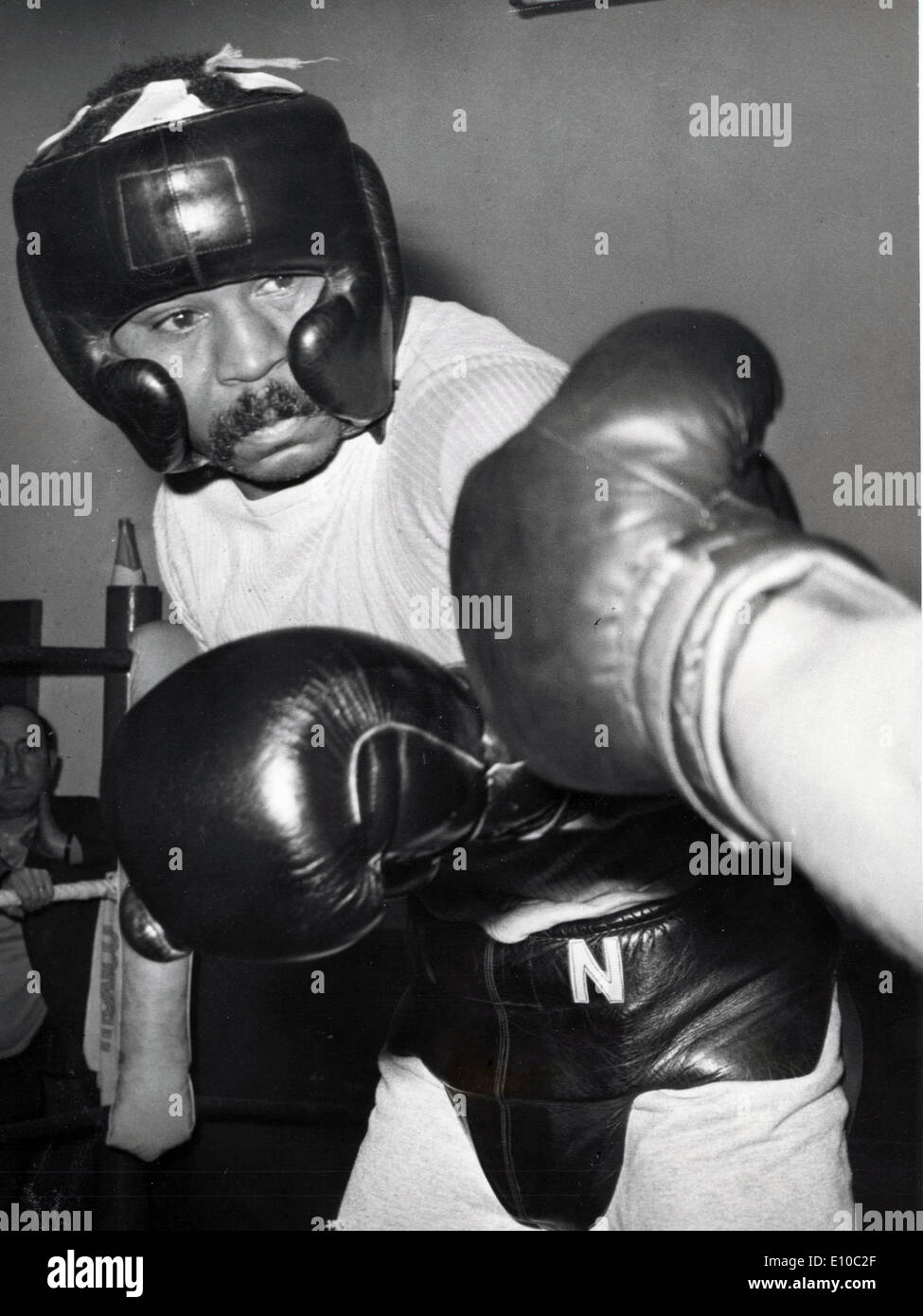 Welterweight boxing champion JOSE NAPOLES training at a gym in London ...