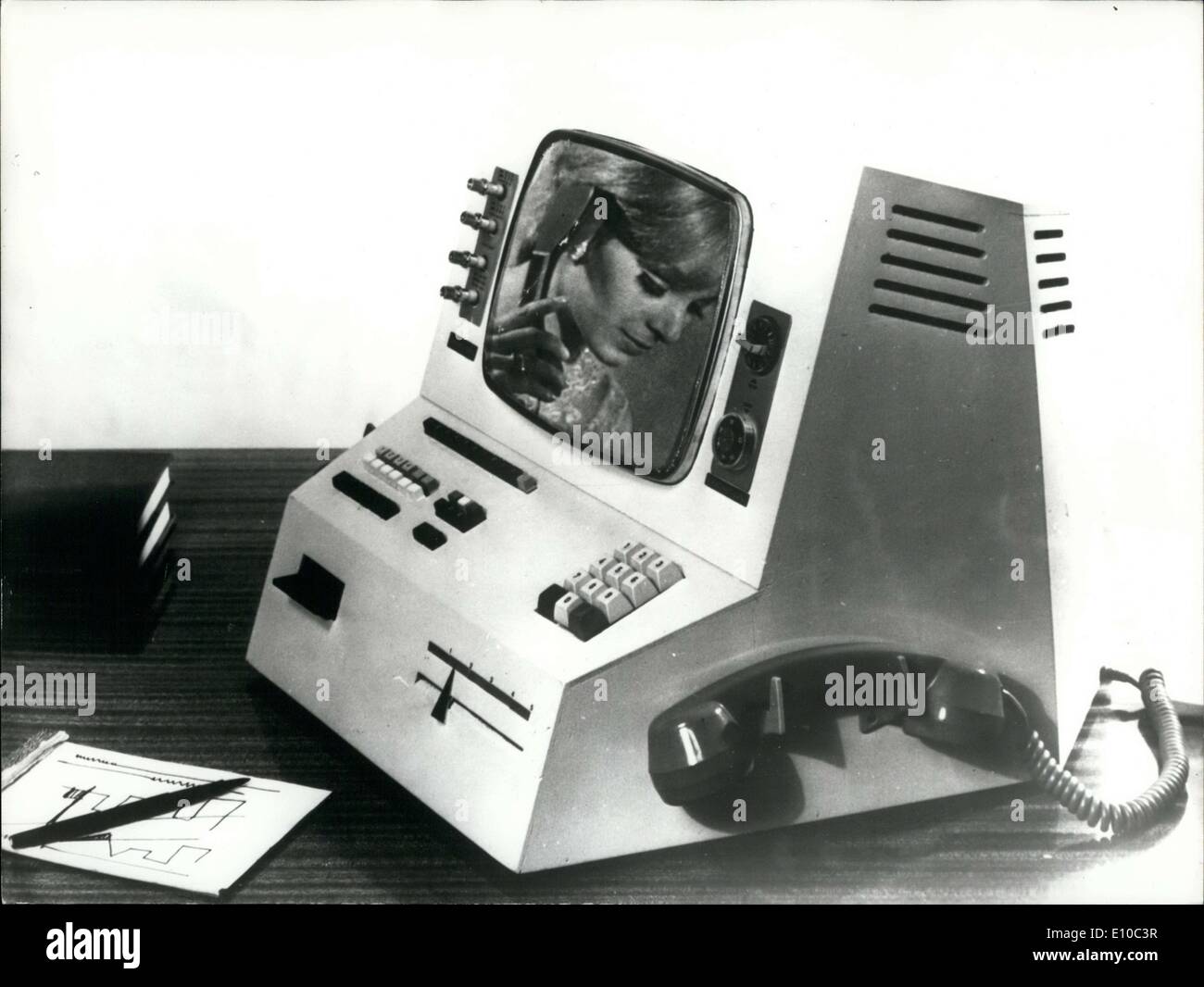 Videophone hi-res stock photography and images - Alamy