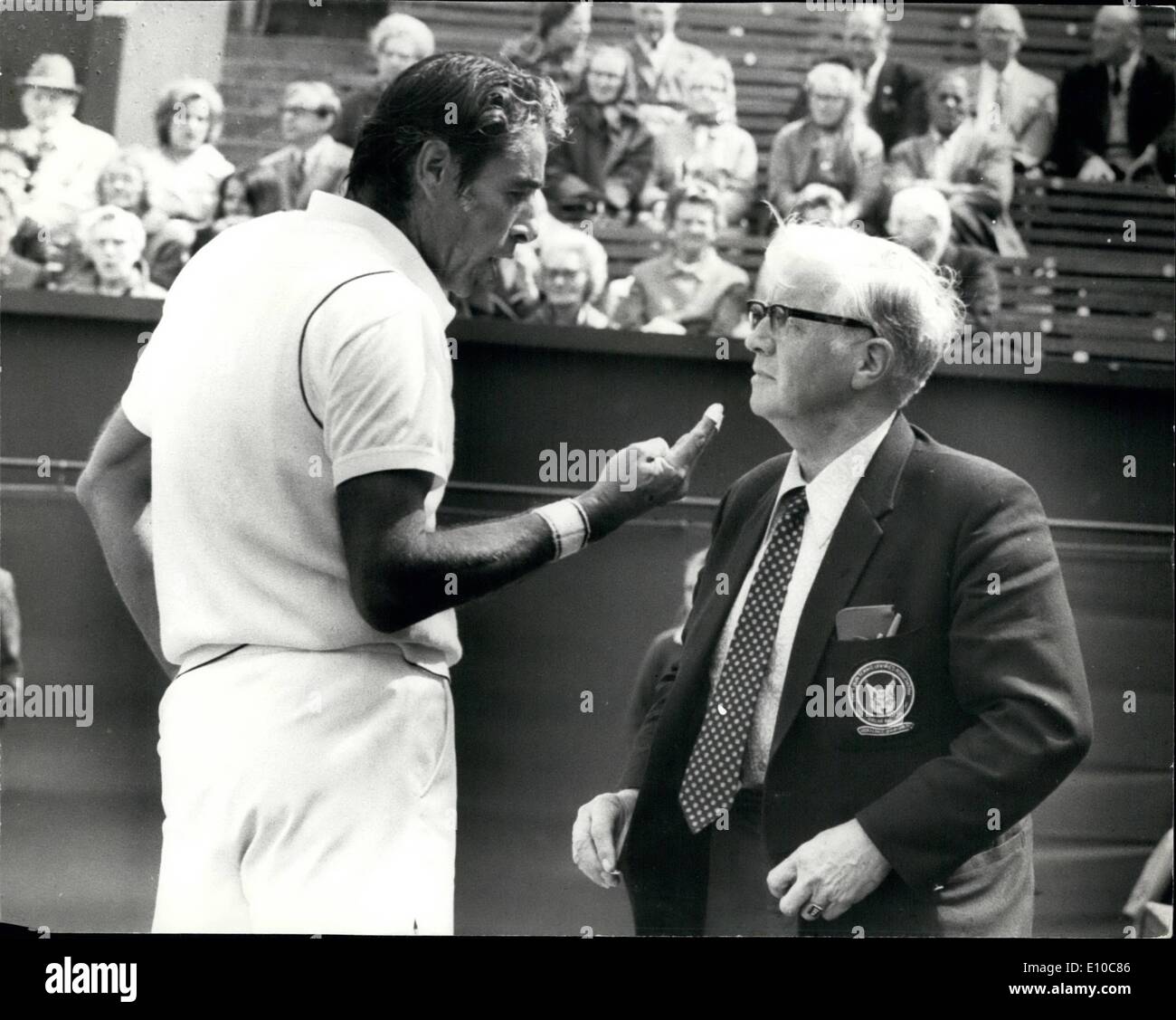 Jun. 06, 1972 - Gonzales walks off the court during his match with ...