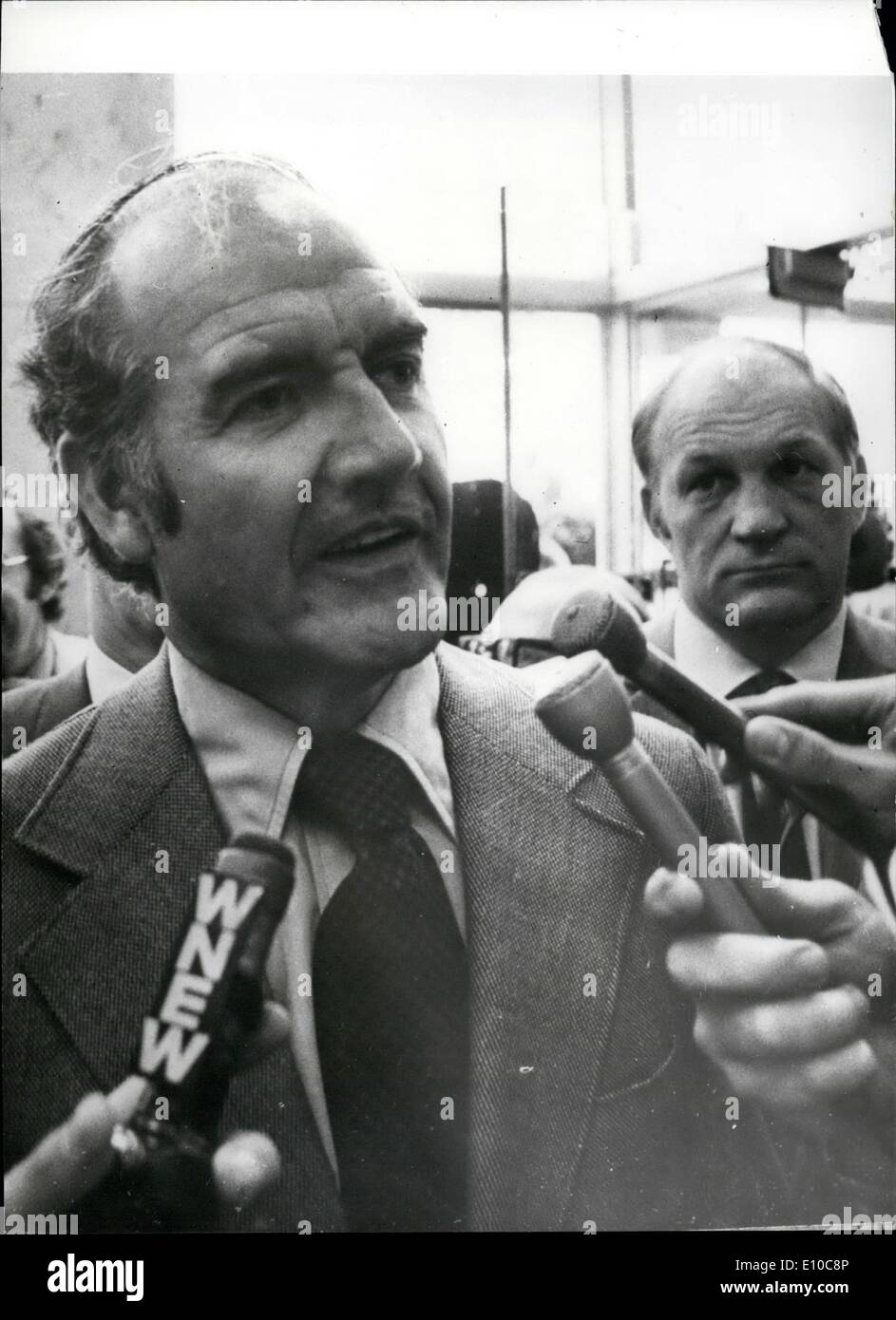 George mcgovern 1972 hi-res stock photography and images - Alamy