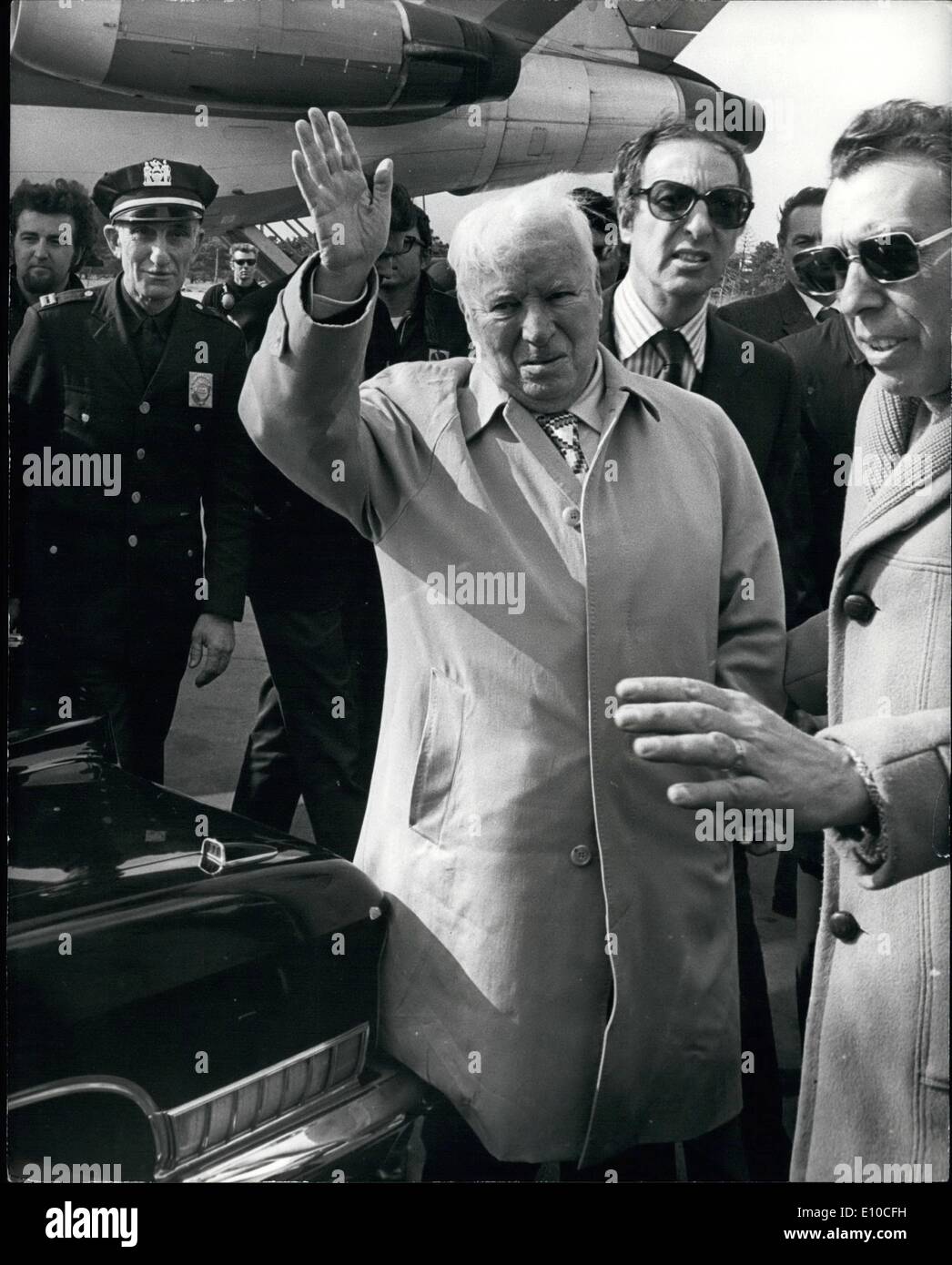 Charlie chaplin back in america hi-res stock photography and images - Alamy