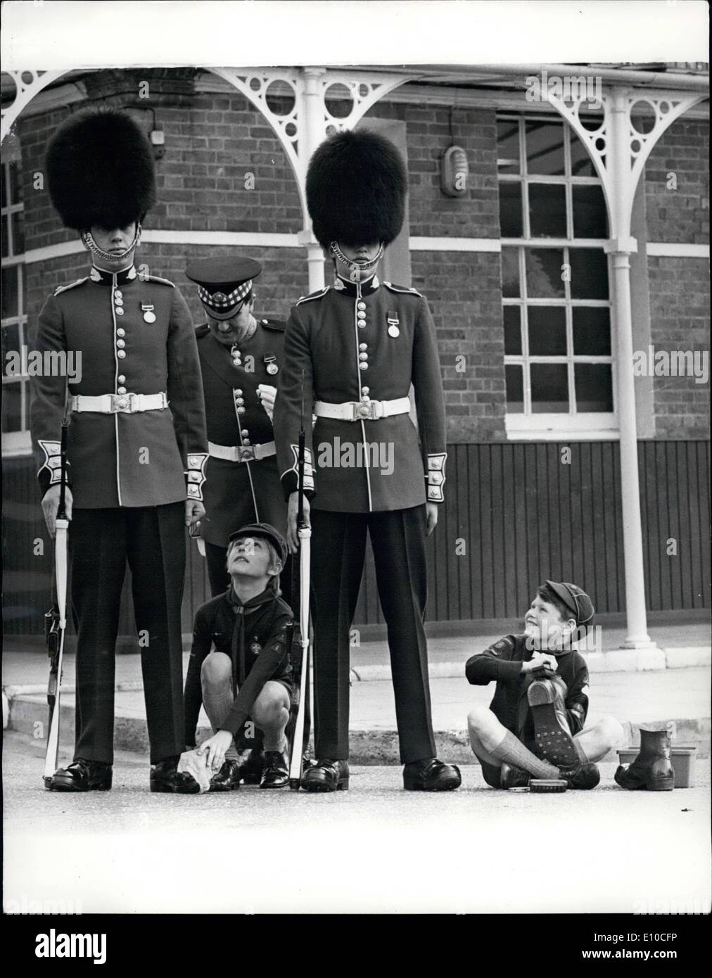 10 bob bit hi-res stock photography and images - Alamy