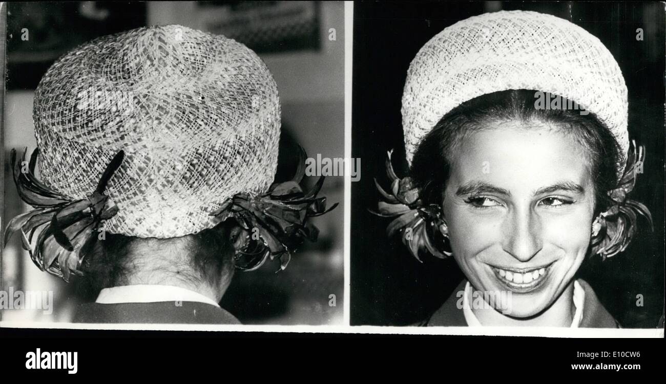 Apr. 04, 1972 - Princess Anne's hat fashion.: A rear and front view of ...