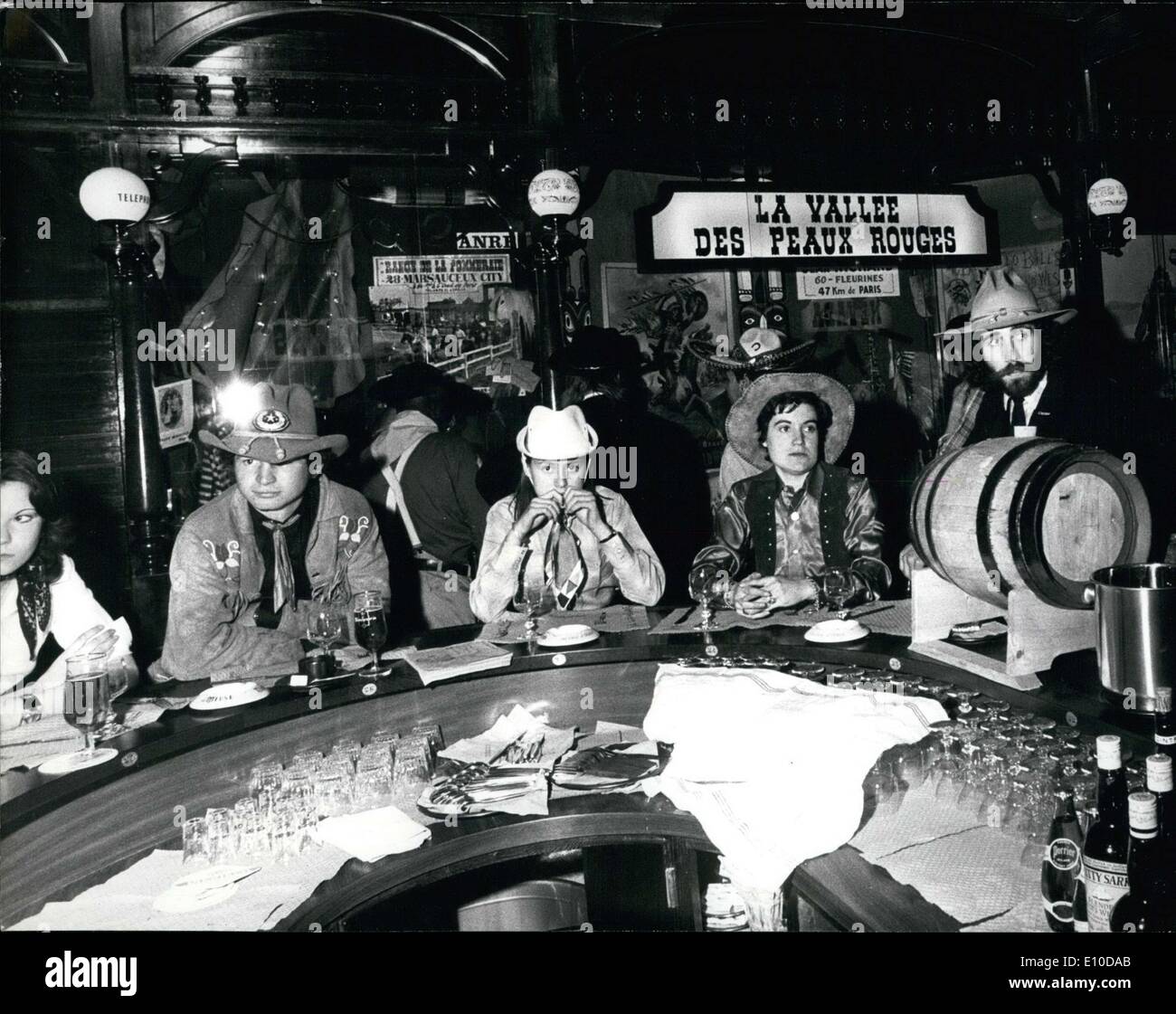 Frenchies paris hi-res stock photography and images - Alamy