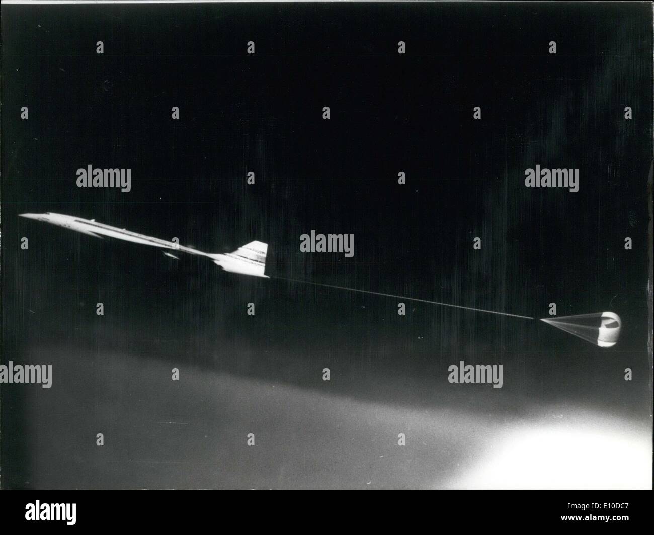 May 02, 1972 - Concorde Supersonic 001 and Its Deployed Parachute Stock ...