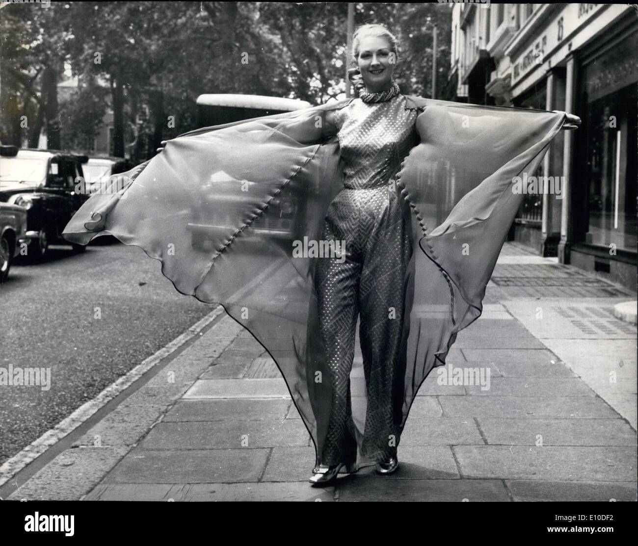 Jul. 07, 1972 - The Hartnell Haute Couture collection for Autum 1972 ...