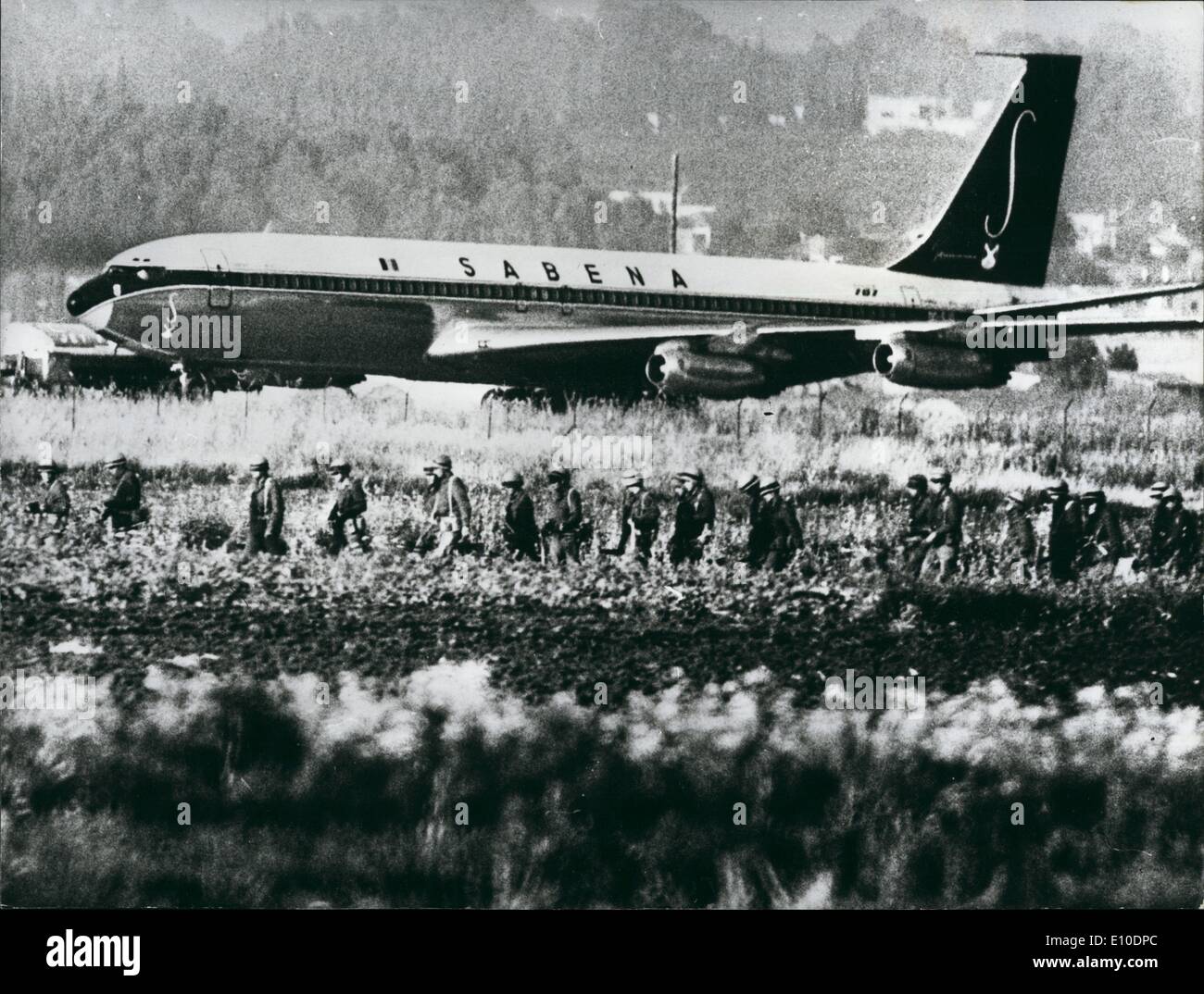 May 05, 1972 - Passengers soldiers stormed four Arab commandos aboard ...