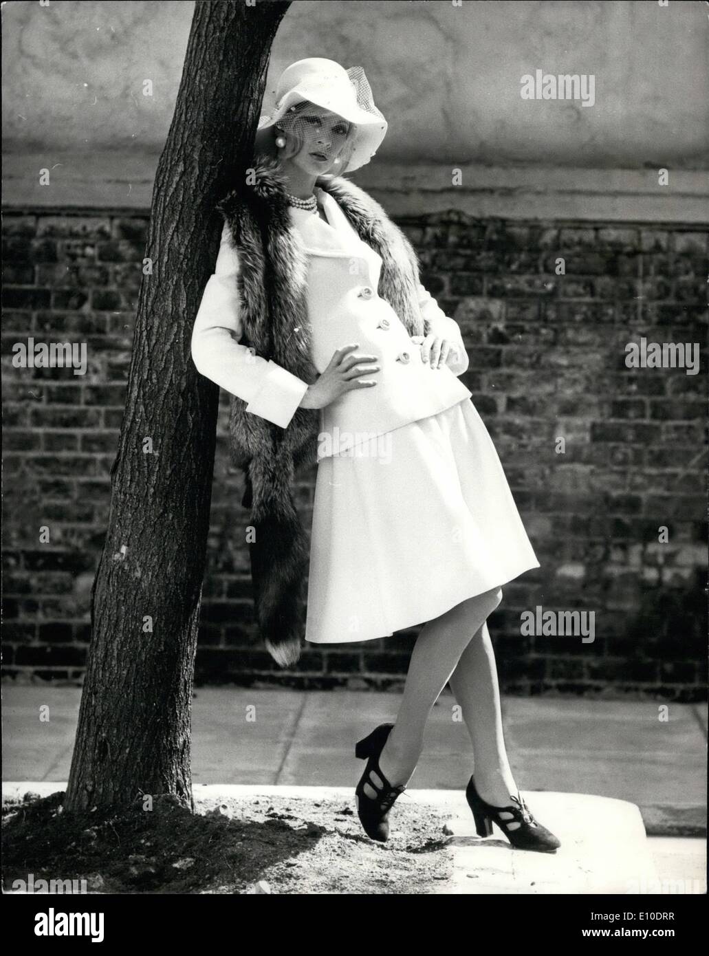 1972 fashion model hi-res stock photography and images - Alamy