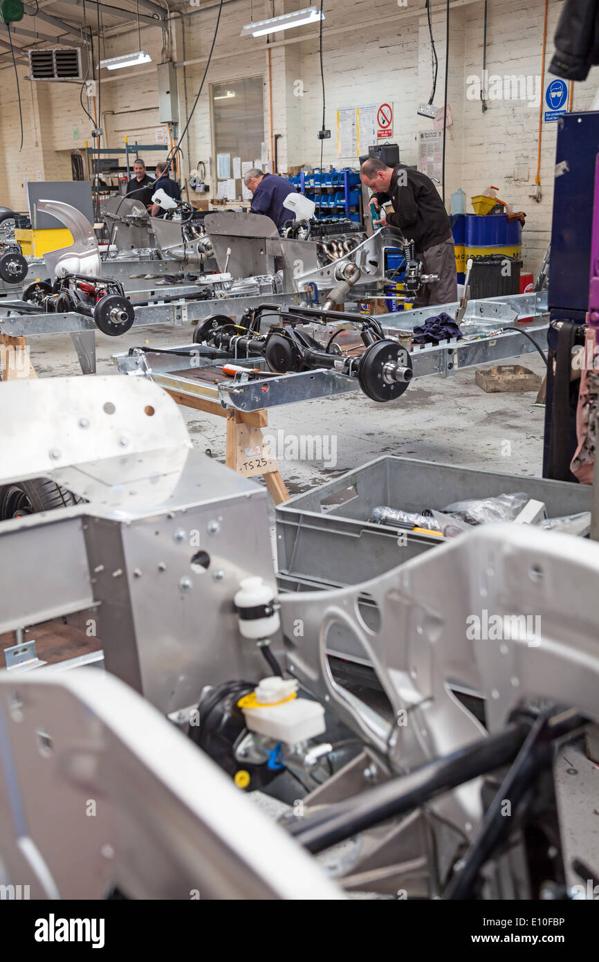 Car factory hi-res stock photography and images - Alamy