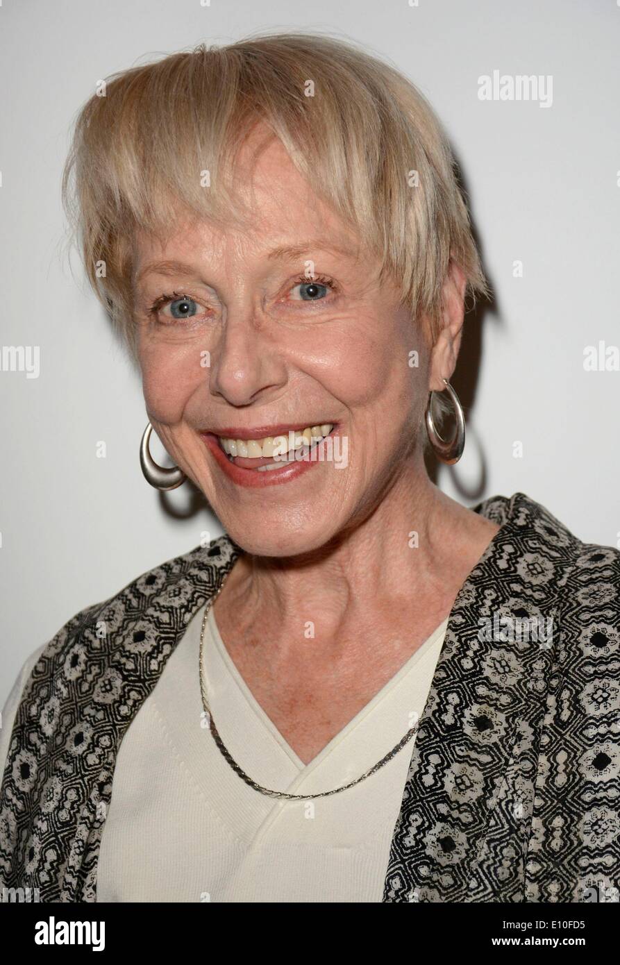 Karen Grassles Instagram Twitter And Facebook On Idcrawl