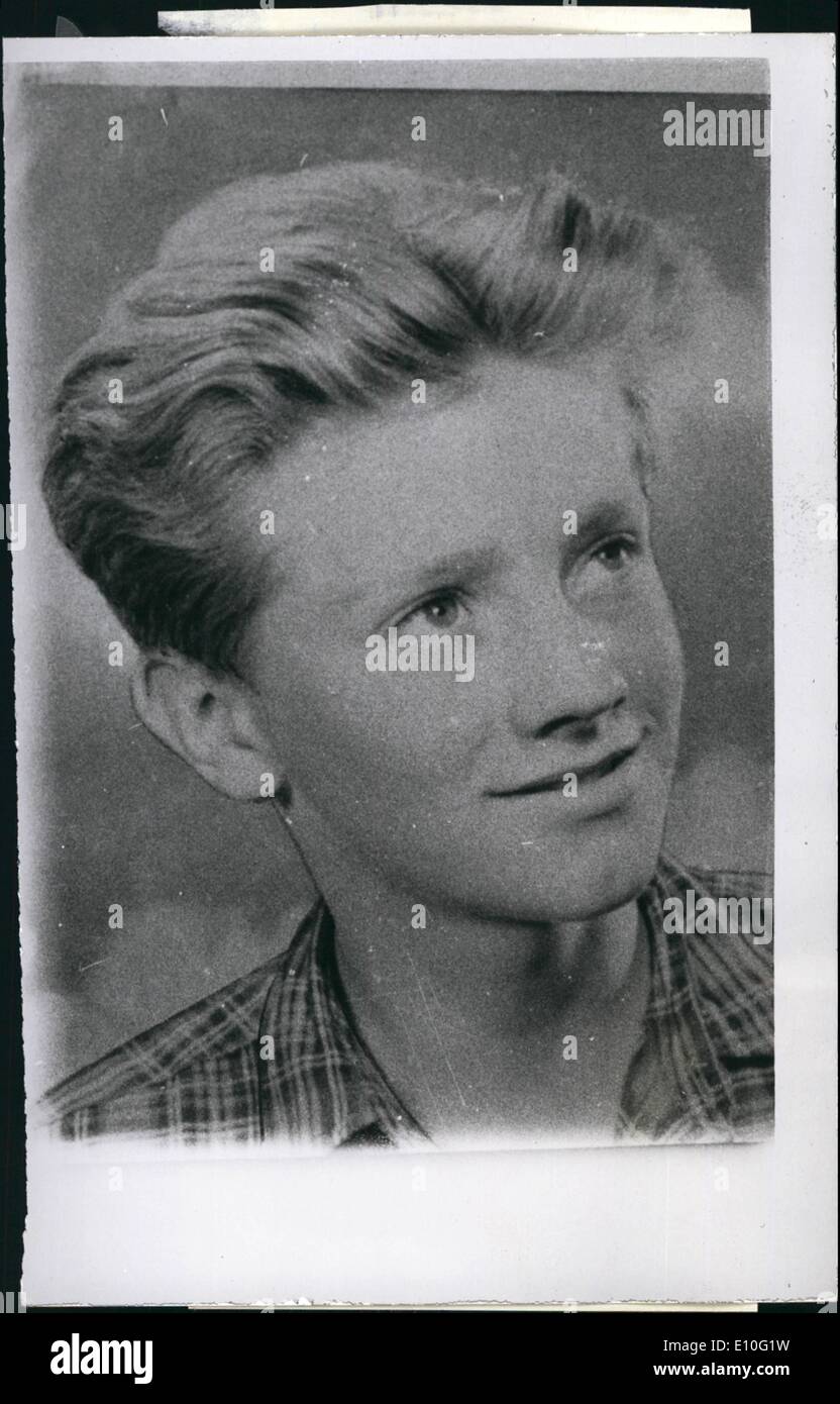 Oct. 10, 1972 - ot girl , Boy sees Police. A youth police believe can ...
