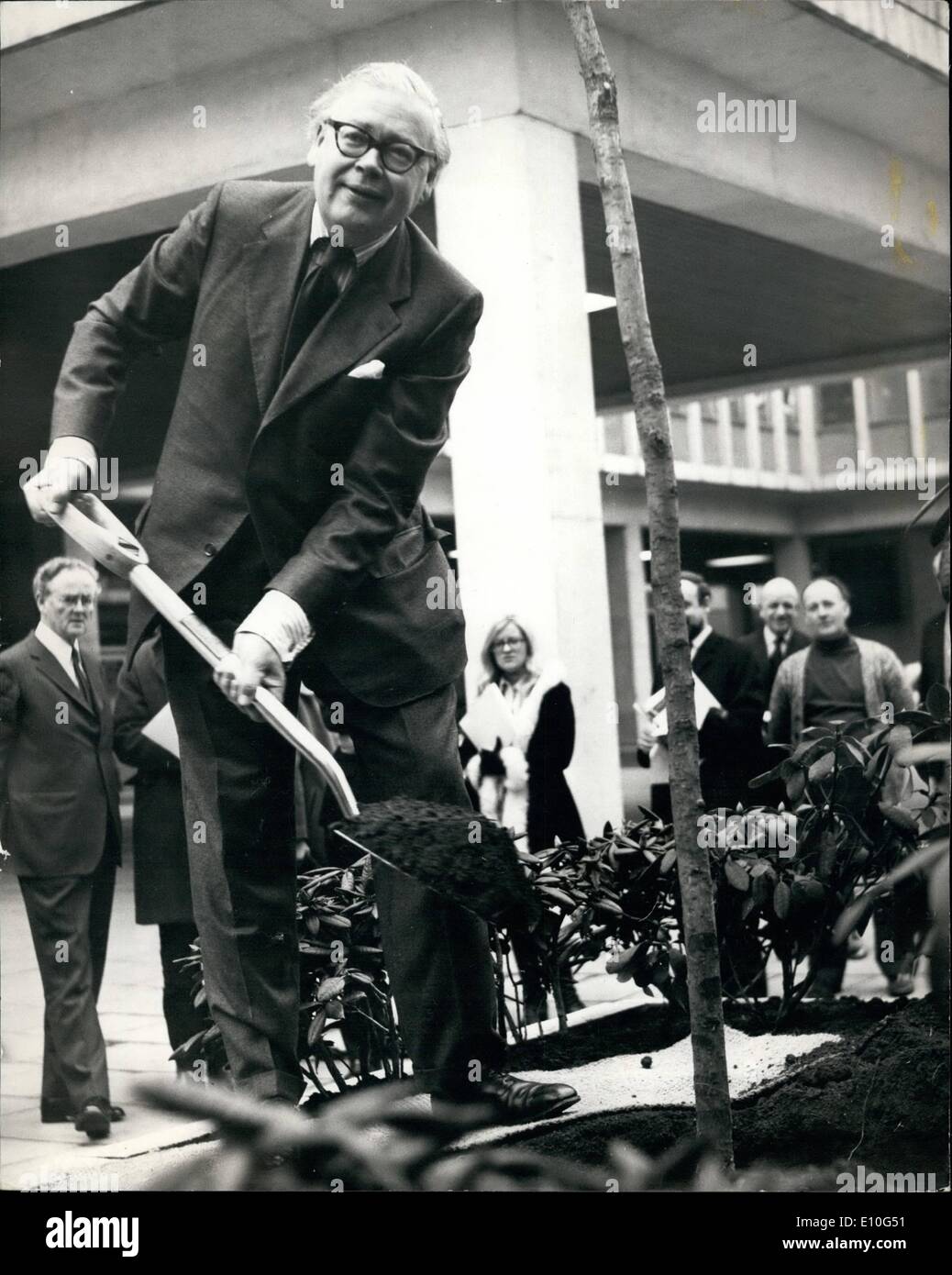 Tree planting year geoffrey rippon hi-res stock photography and images ...