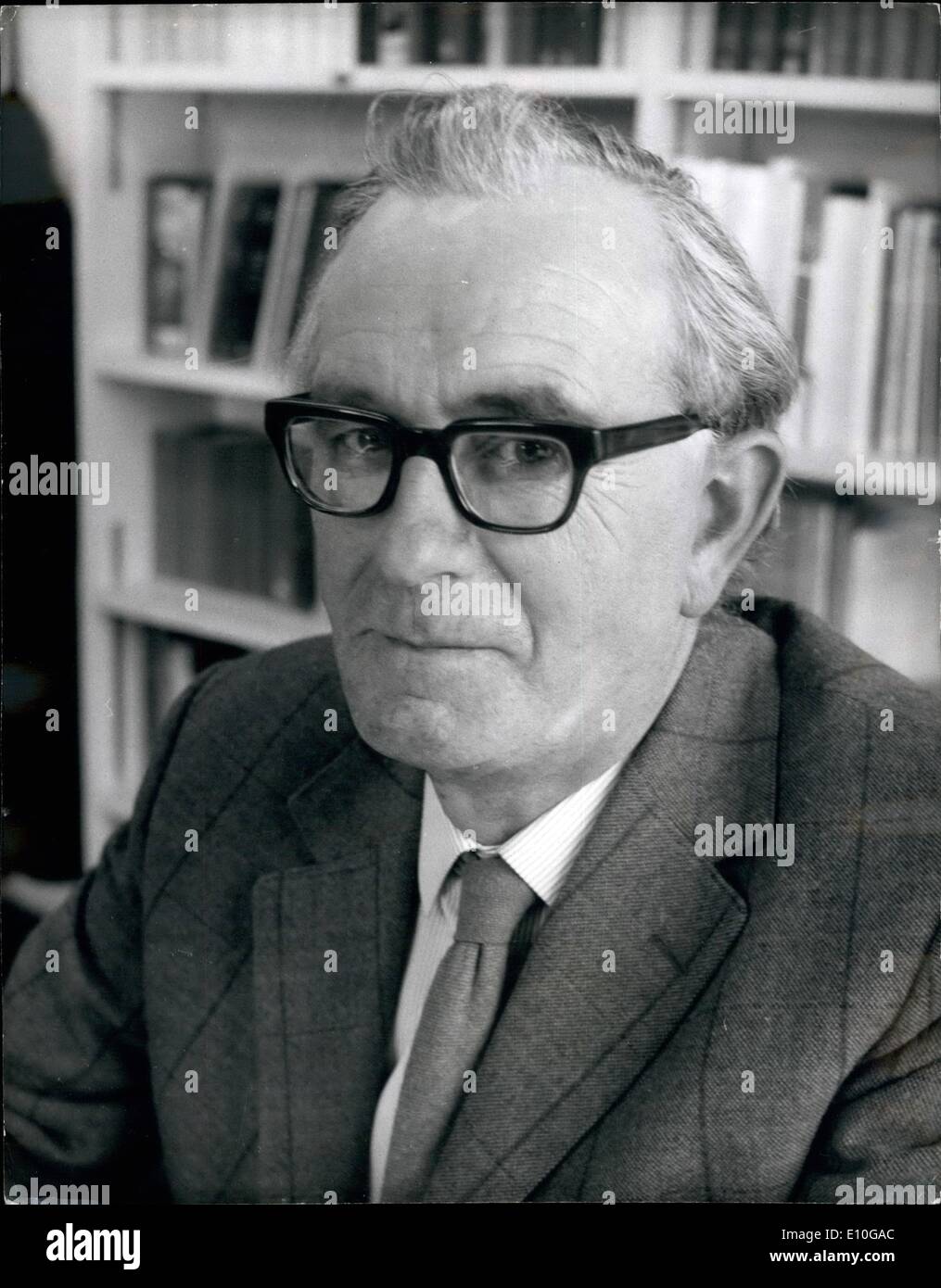 Oct. 16, 1972 - October 16th, 1972 Nobel Prize for Briton. Photo Shows ...