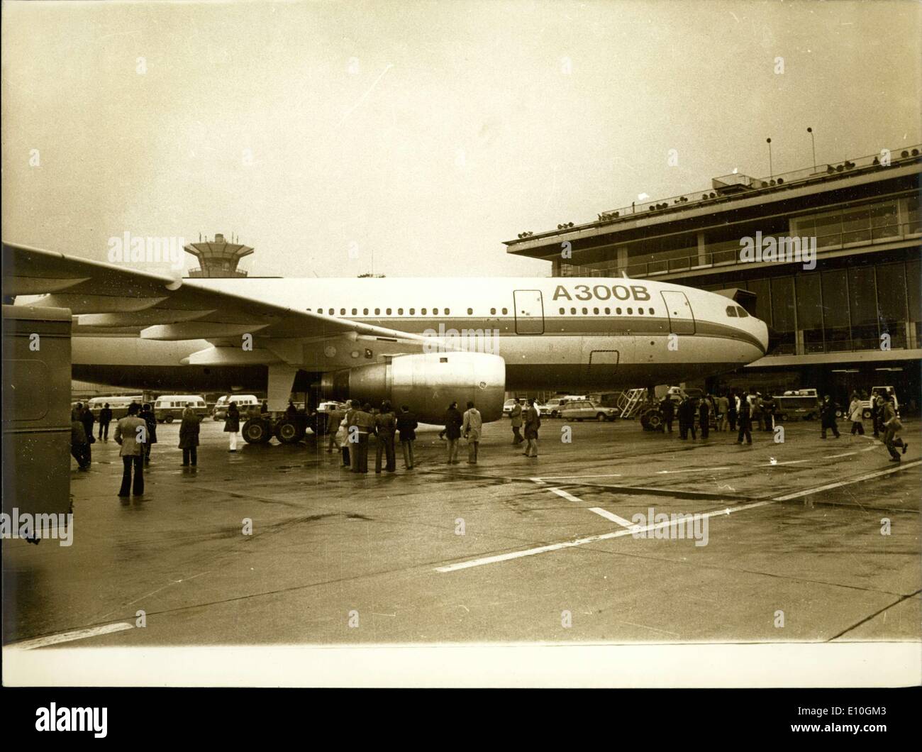 1973 the airbus a300b at orly airport hi-res stock photography and ...