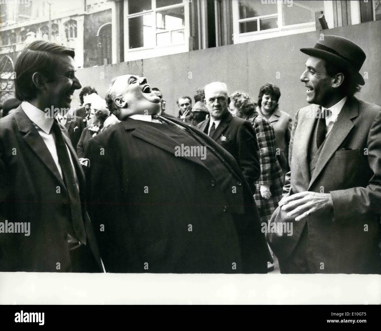 Nov. 11, 1972 - New Liberal MP - Cyril Smith arrives in London to take ...