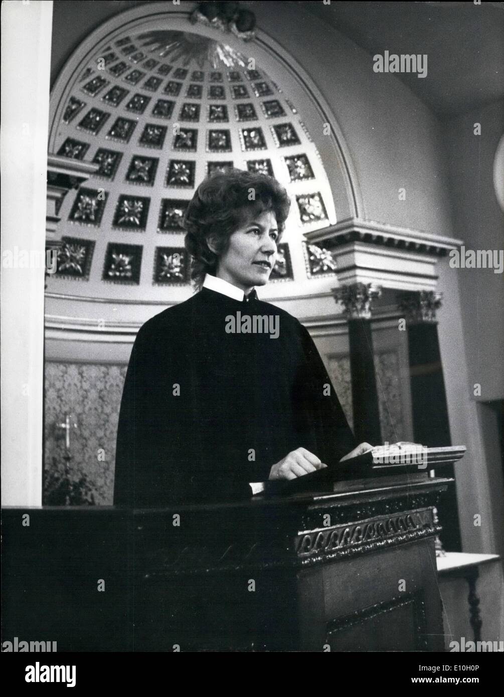 Protestant pastor hi-res stock photography and images - Alamy