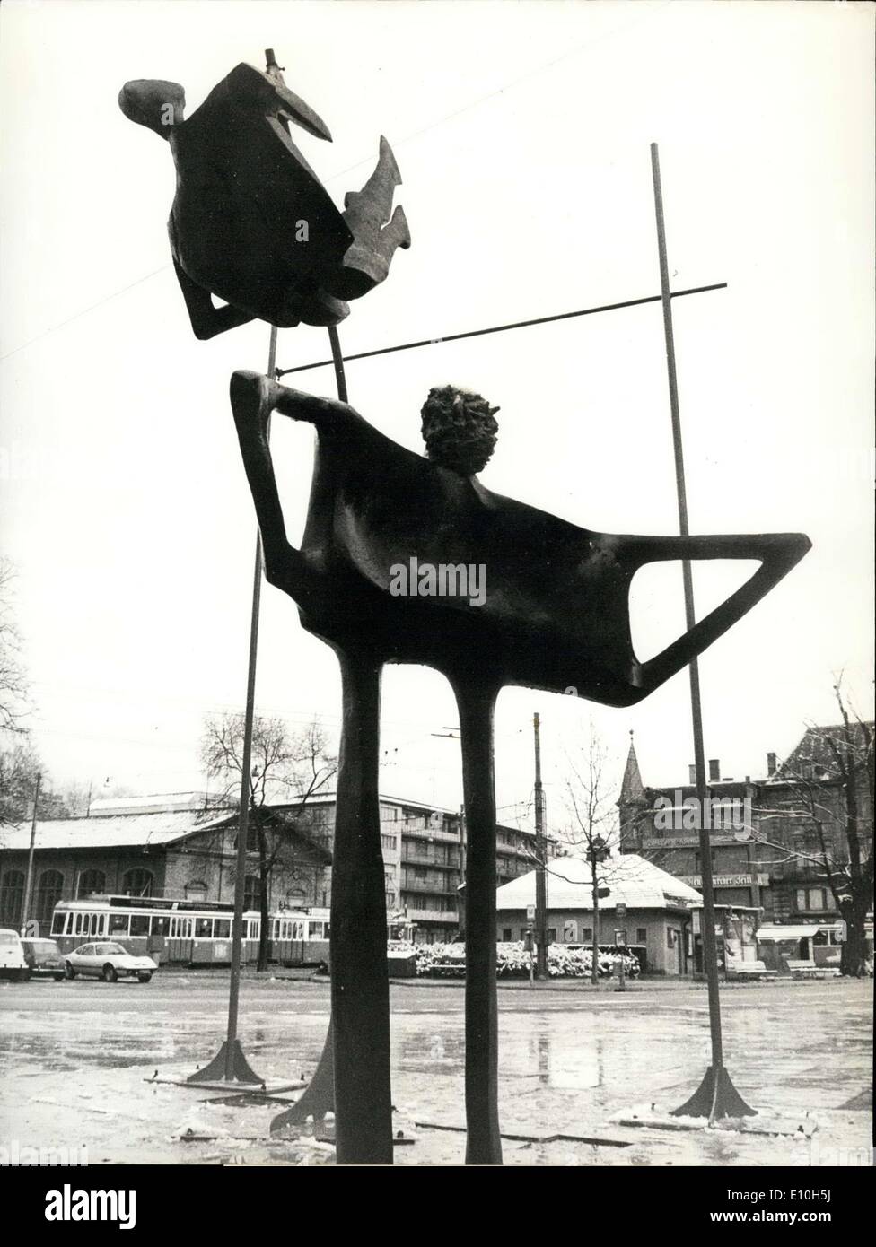 Nov. 12, 1972 - The Loneliness Of The Plastic Jumper: At the entrance ...