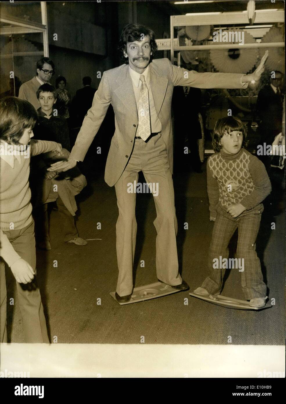 Feb. 02, 1973 - Antoine introduces new game Photo shows Antoine, the ...