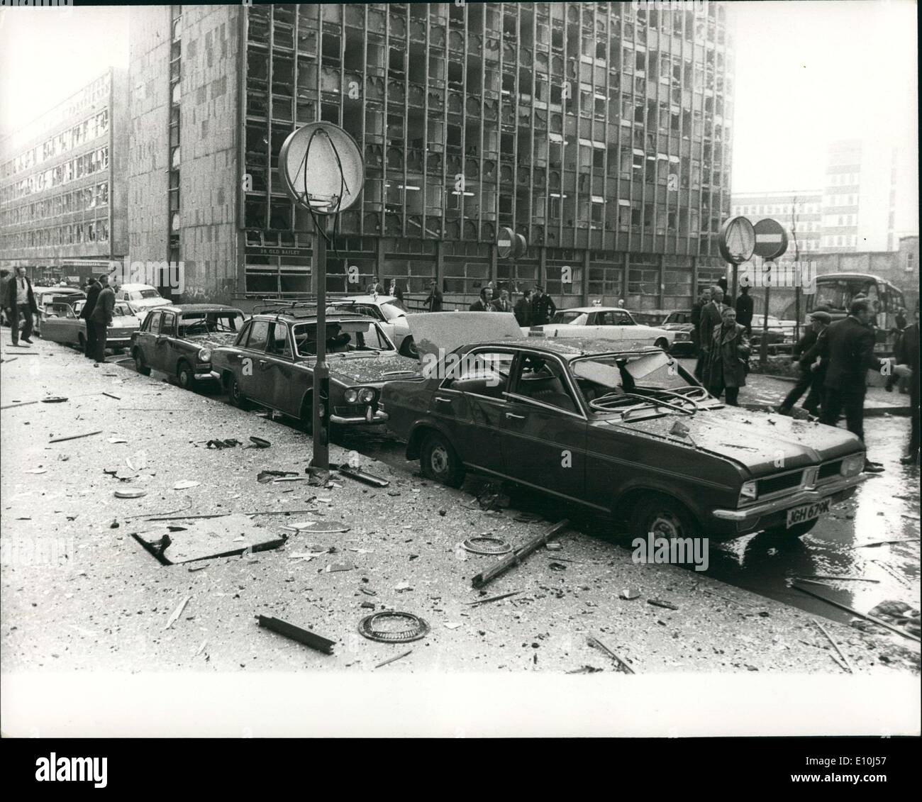 Mar. 03, 1973 - Explosion outside the old Bailey: Photo shows View ...