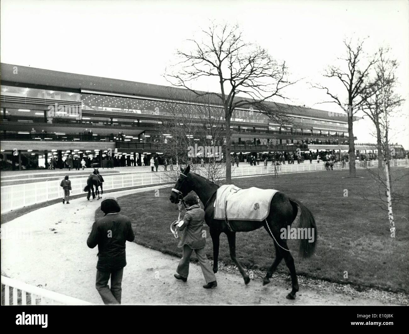 Long champ racecourse hi-res stock photography and images - Alamy