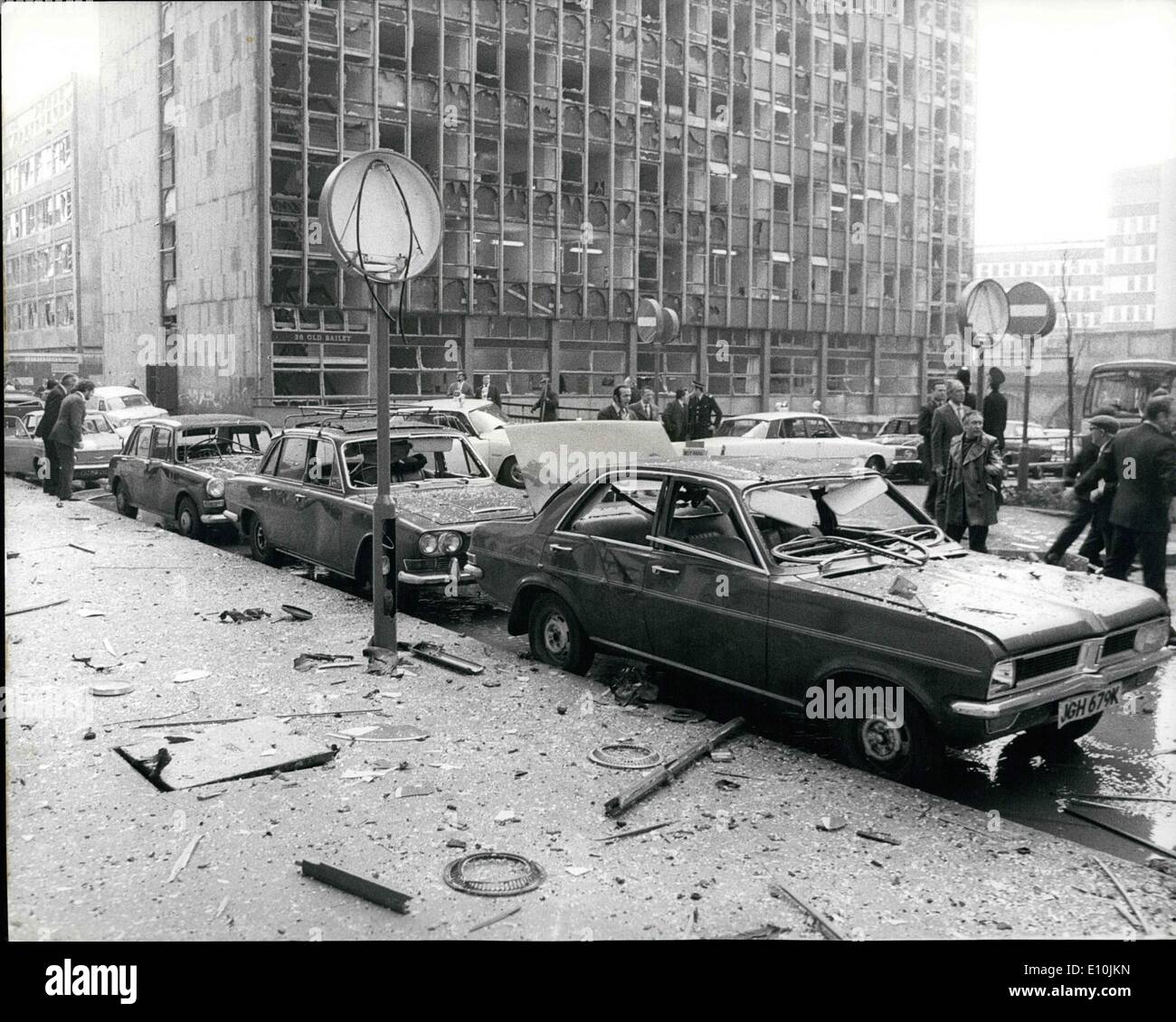 Mar. 03, 1973 - Explosion outside the Old Bailey. Photo shows view ...