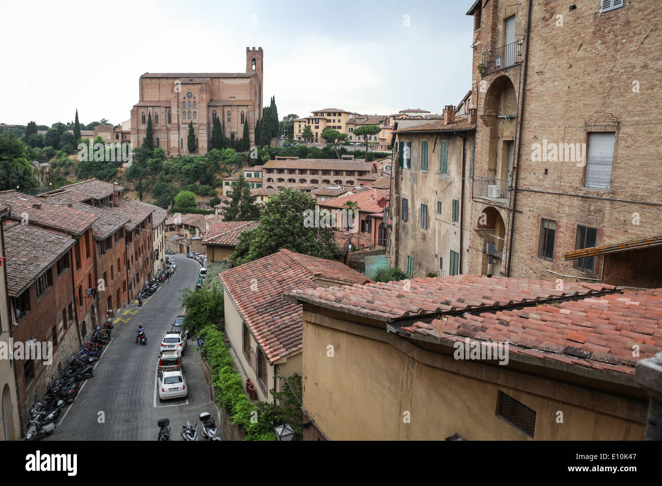 Via di fontebranda hi-res stock photography and images - Alamy