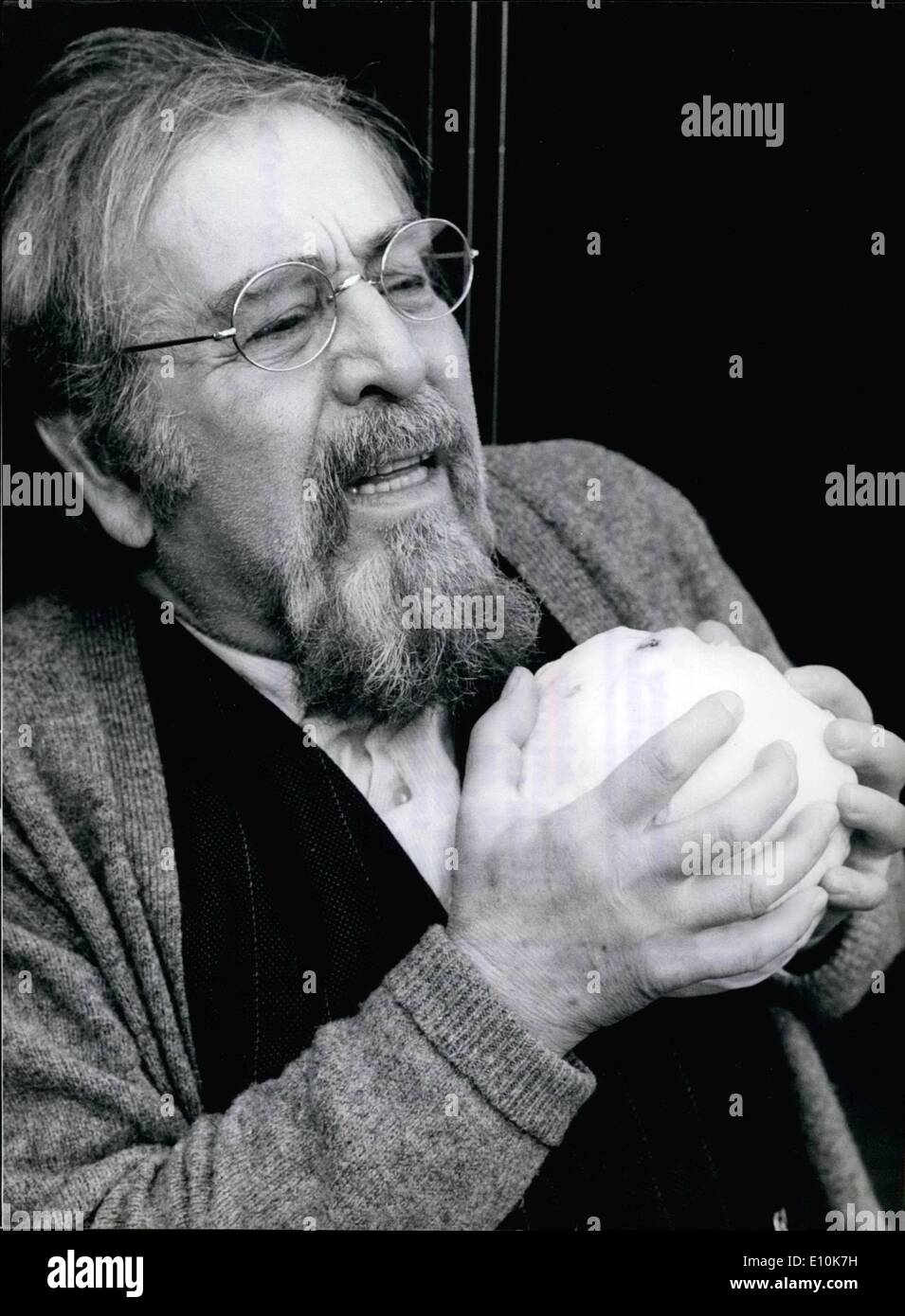 May 05, 1973 - Shmuel Rodensky films in Munich for television play ...