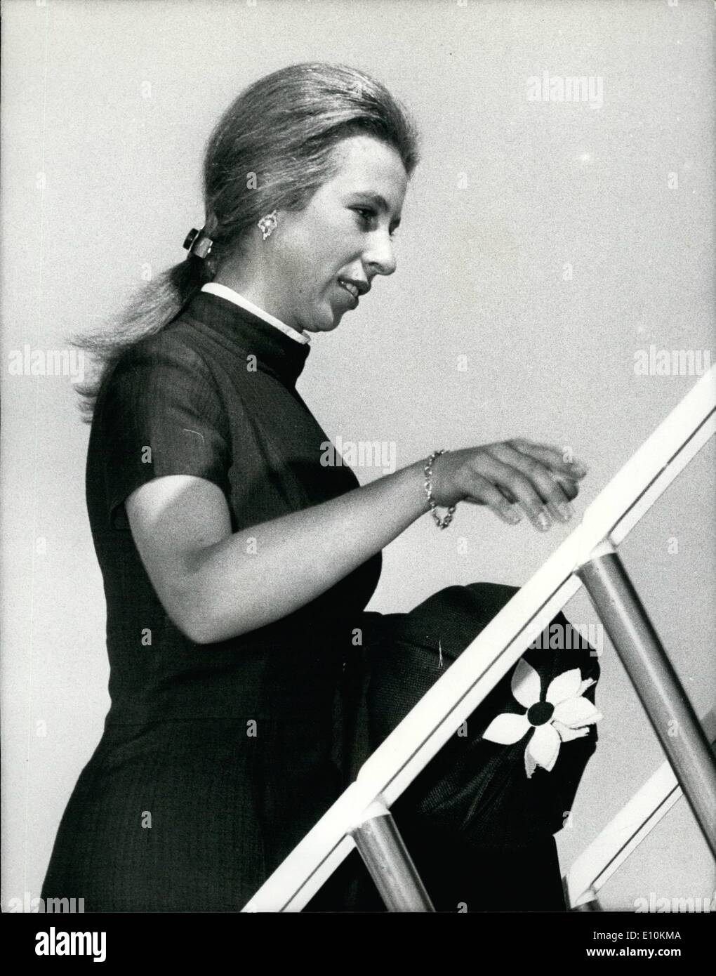 Princess anne leaves edinburgh hi-res stock photography and images - Alamy