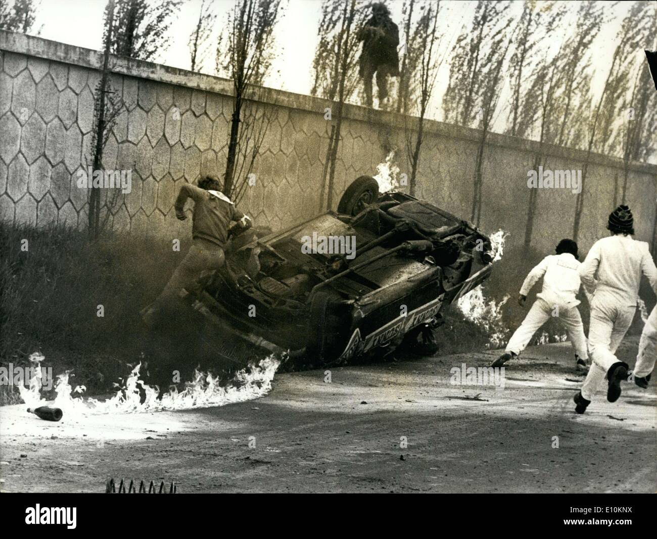 Unhurt hi-res stock photography and images - Alamy