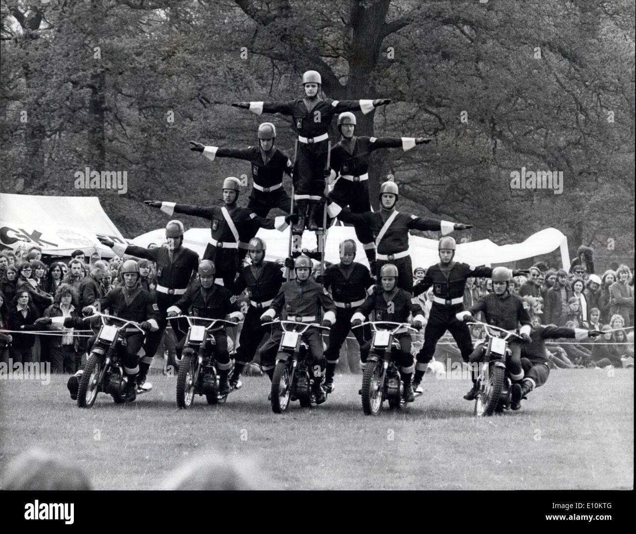 Display cycle hi-res stock photography and images - Alamy