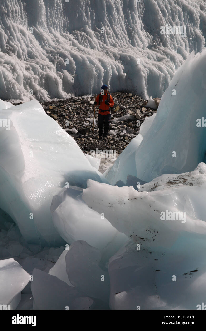 Climber khumbu icefall hi-res stock photography and images - Alamy