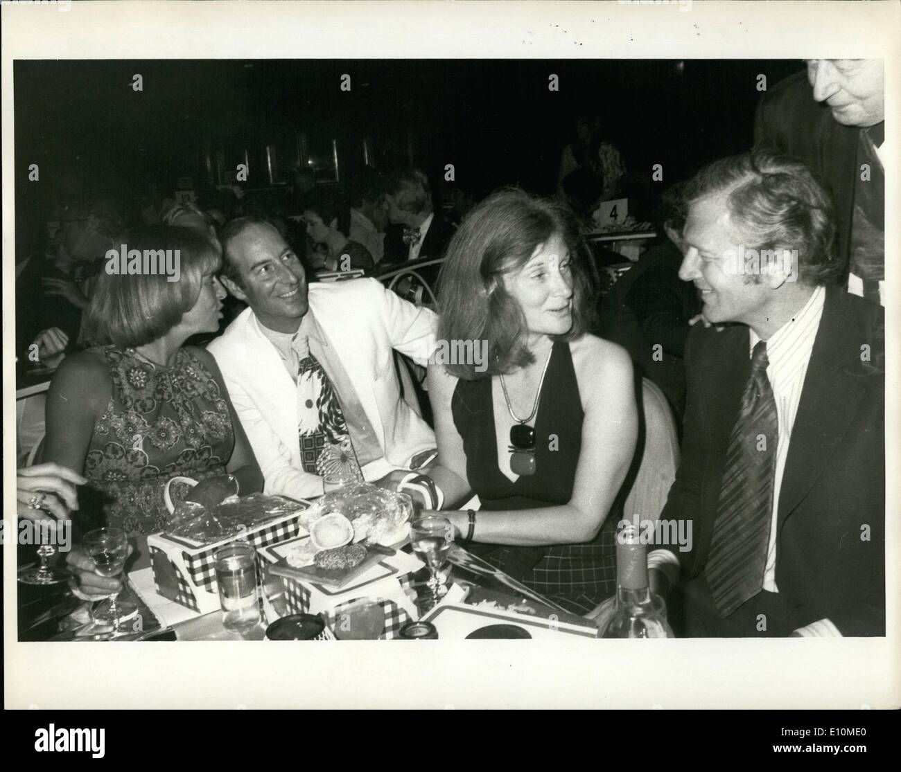 Jun. 06, 1973 - Mary Lindsay, Tony Houng, Nancy Houng Stock Photo - Alamy