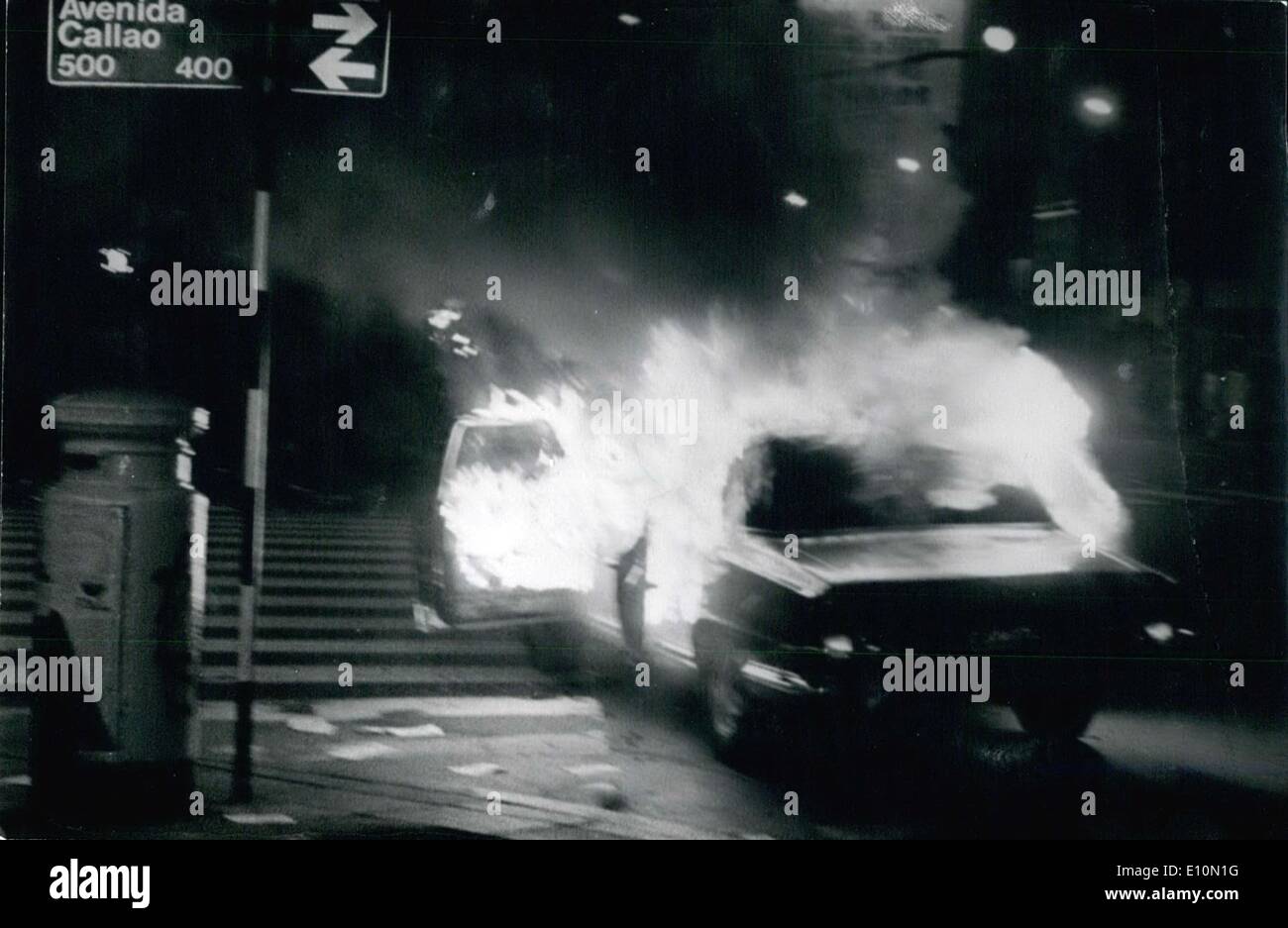 Aug. 08, 1973 - Other picture shows one of the police cars is involved ...