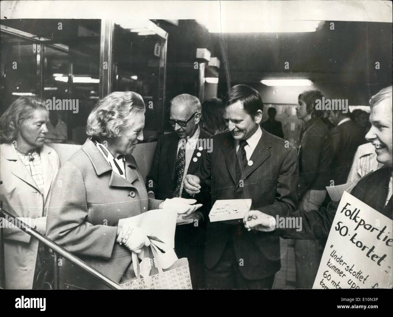 Propaganda badges hi-res stock photography and images - Alamy