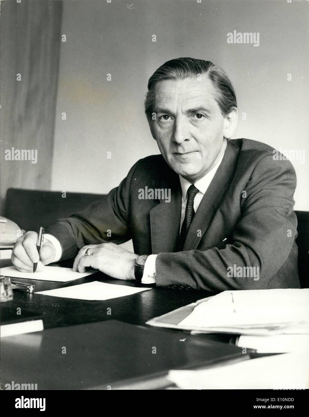 Aug. 08, 1973 - New T.U.C. Setary: Photo Shows Mr. Lionel Murray ...
