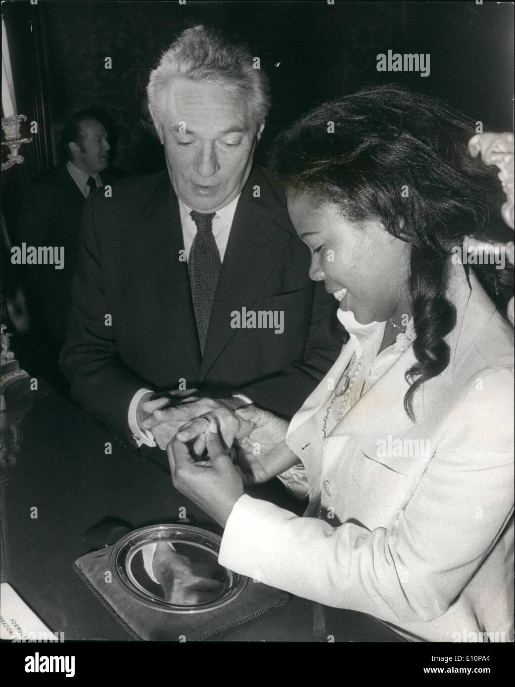 Nov. 11, 1973 - Actor Peter Finch Marries His Jamaican Girlfriend In ...