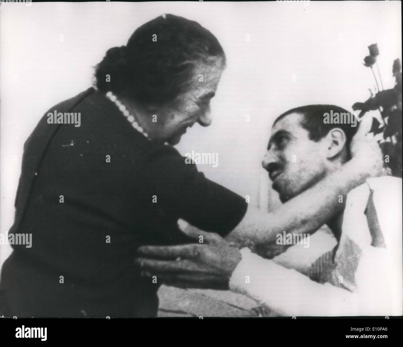 Nov. 11, 1973 - Mrs. Golda Meir Greets Returning Prisoners Photo Shows ...