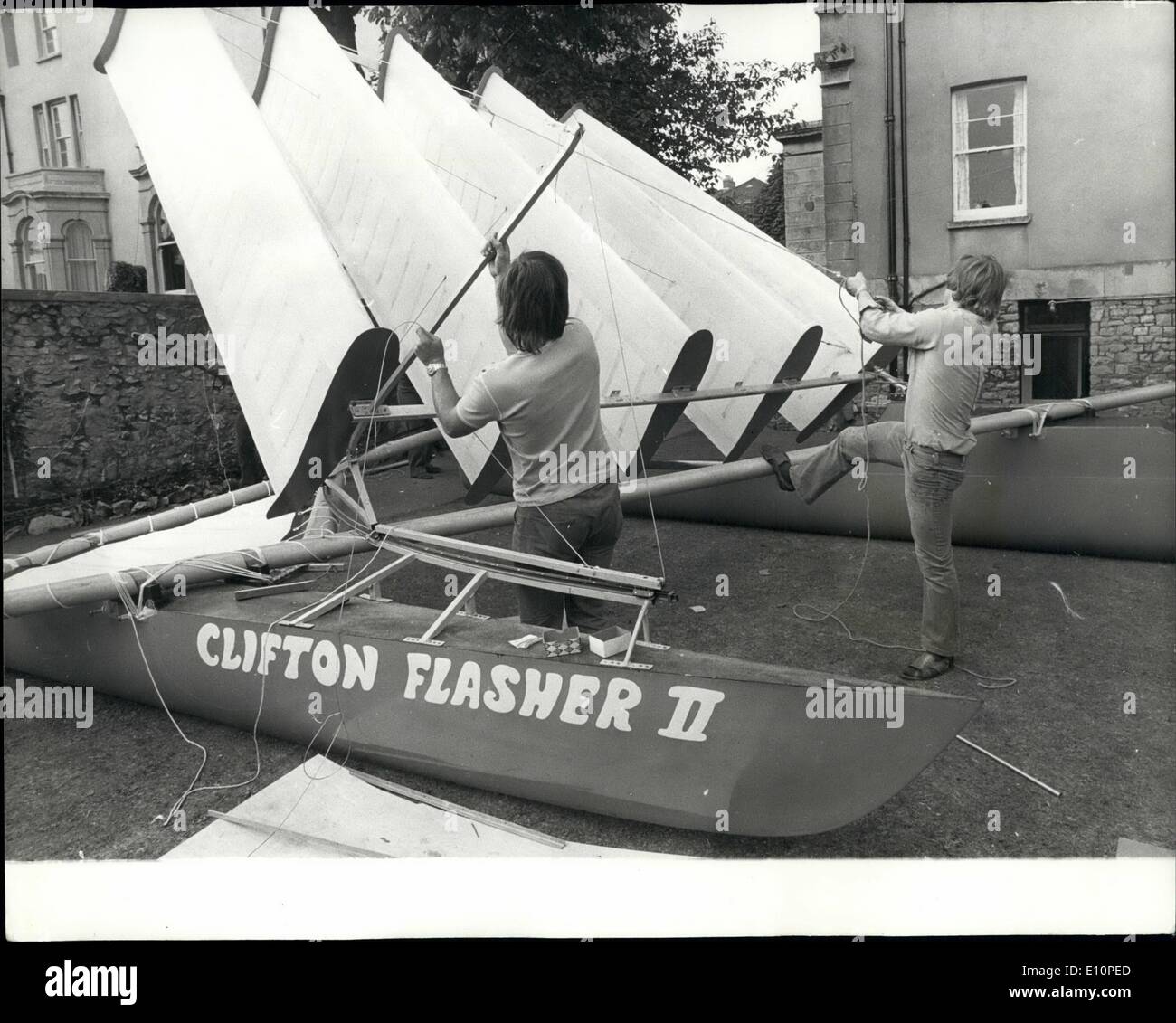 Historical hull hi-res stock photography and images - Alamy