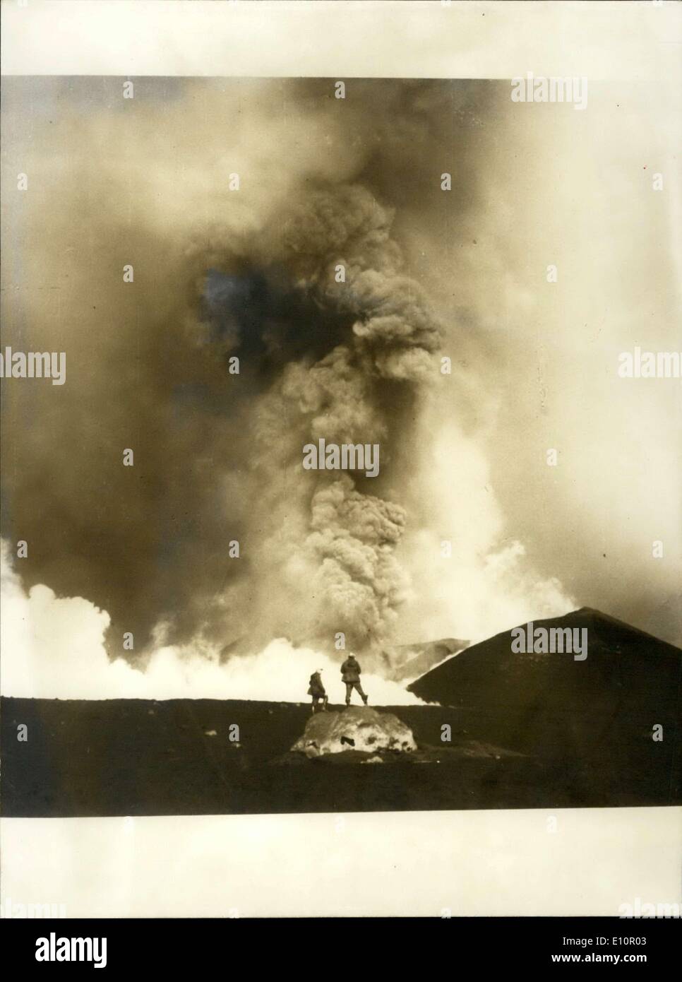 1973 ussr volcano chain hi-res stock photography and images - Alamy