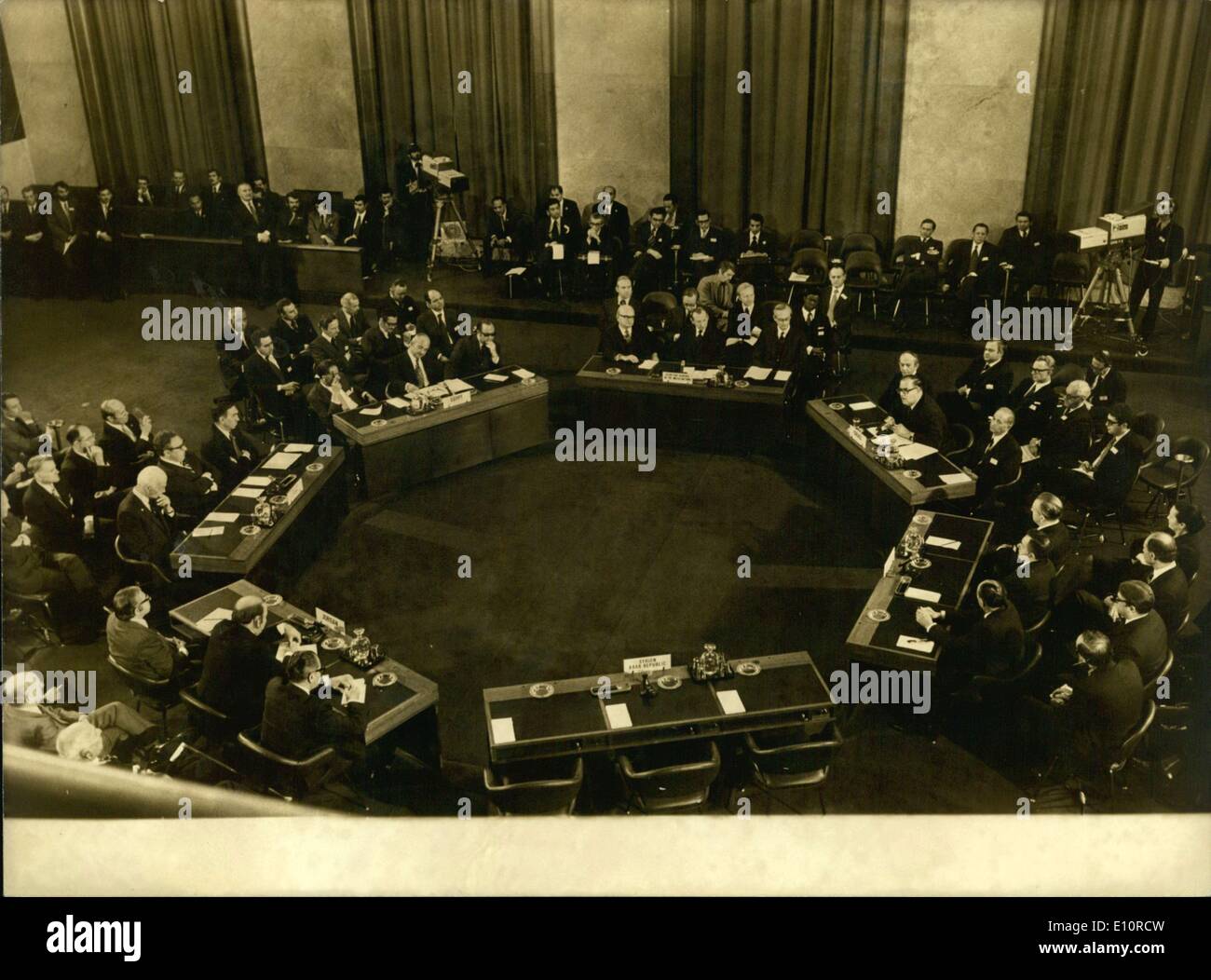 Conference of geneva hi-res stock photography and images - Alamy