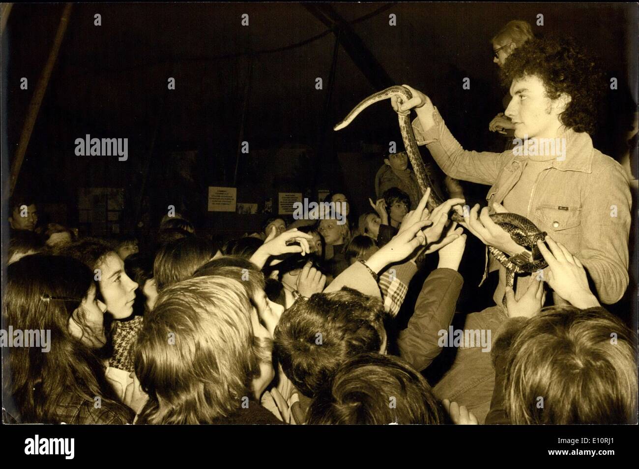 Visitors snake hi-res stock photography and images - Alamy