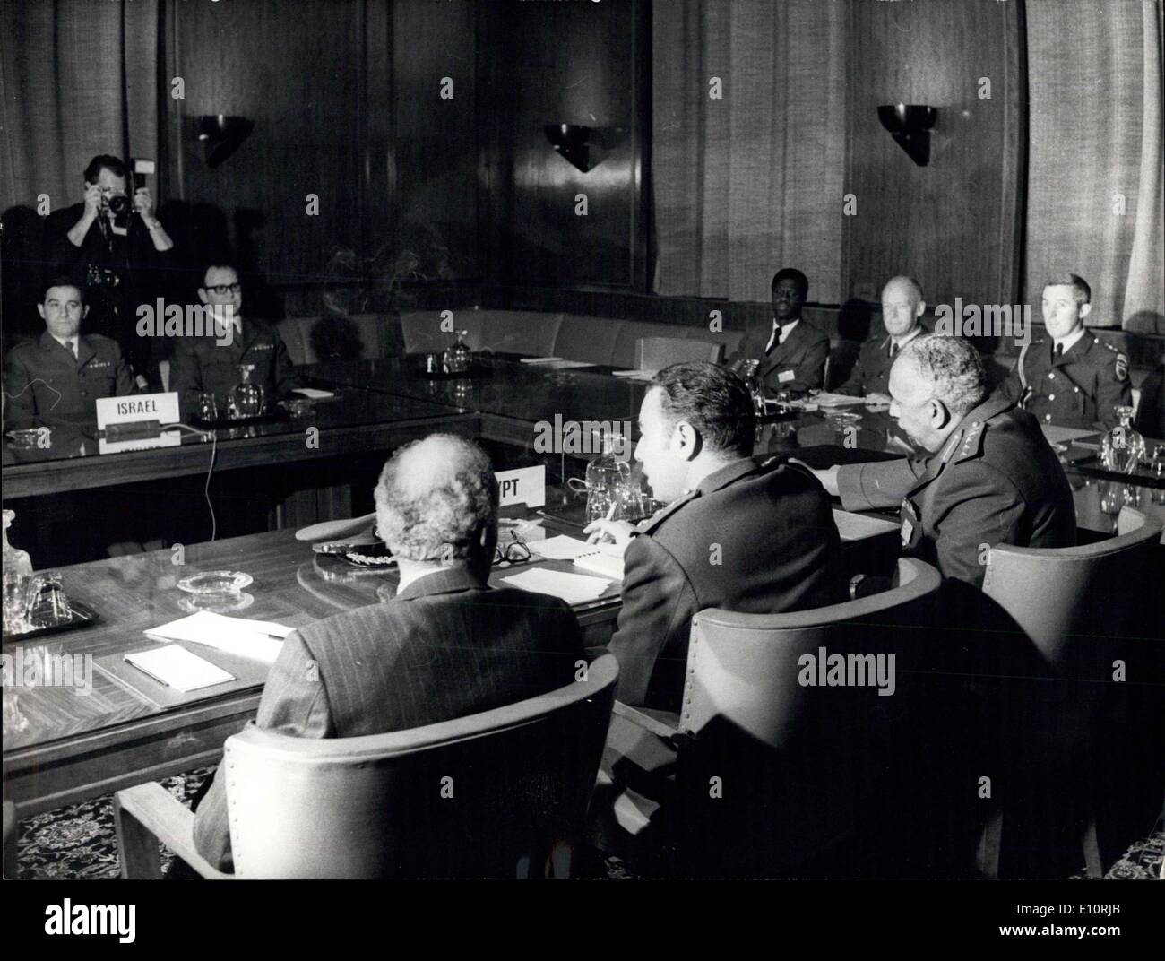 Peace talks now hi-res stock photography and images - Alamy