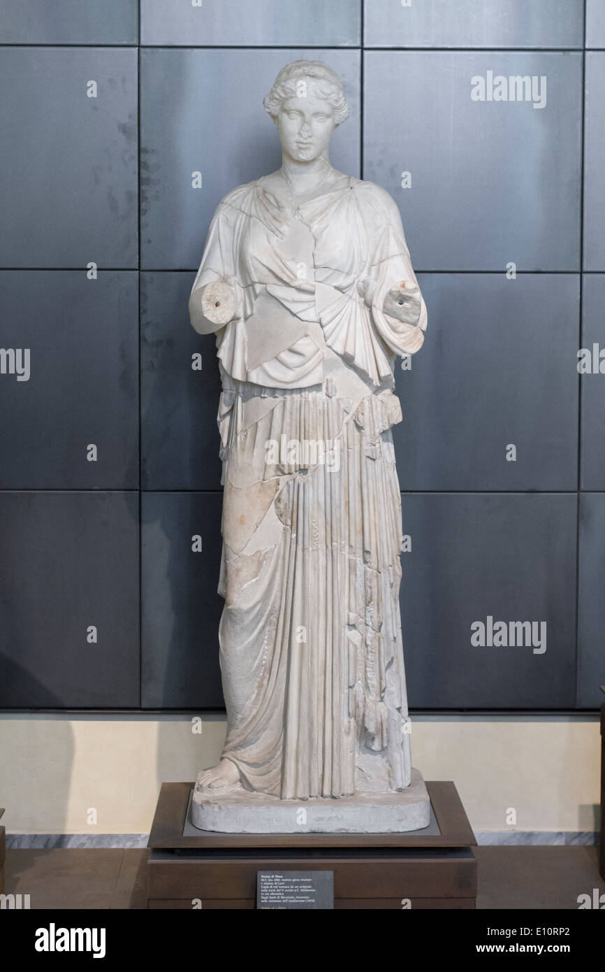 Statue of a muse Stock Photo - Alamy