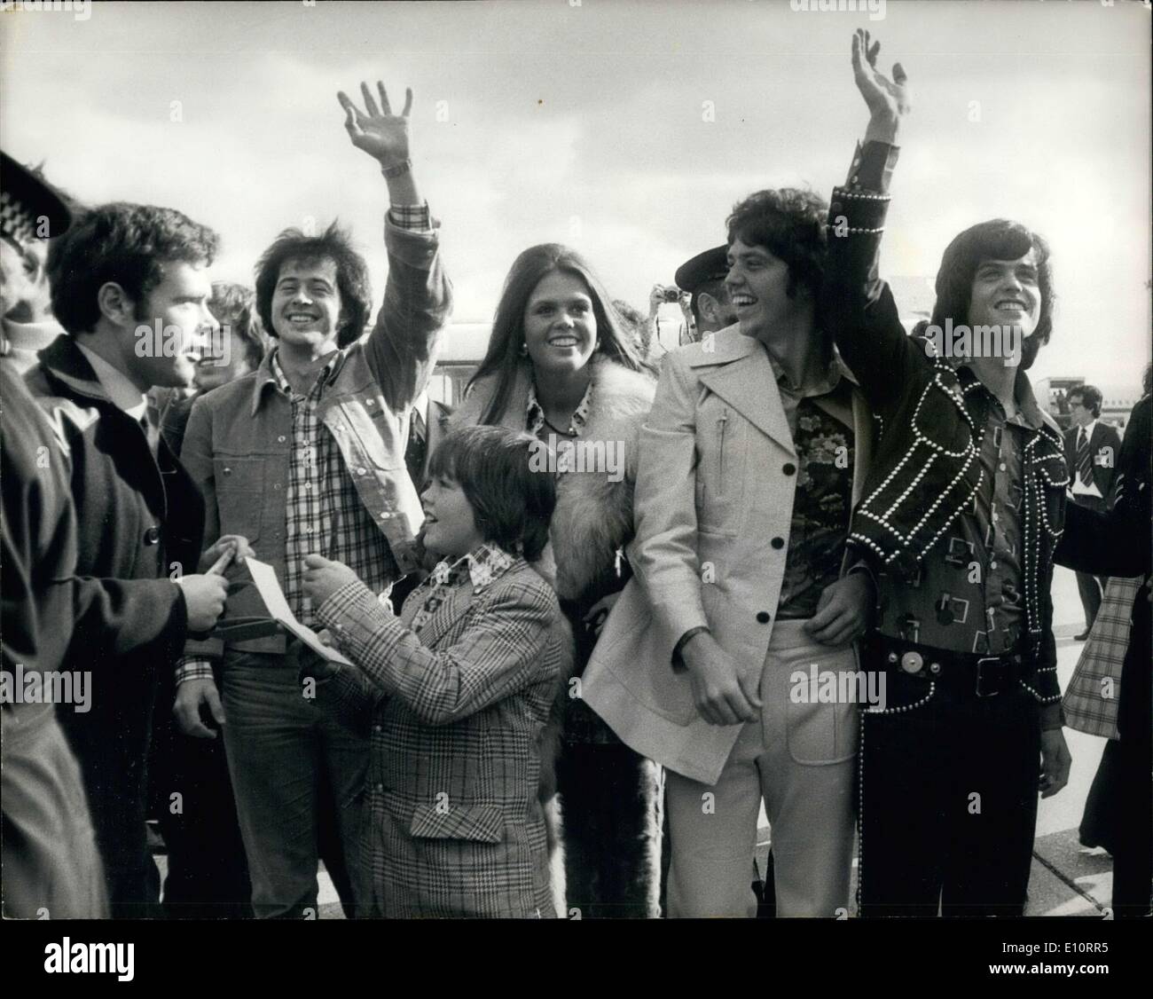 Oct. 22, 1973 - Osmond brothers arrive to big welcome: Thousands of ...