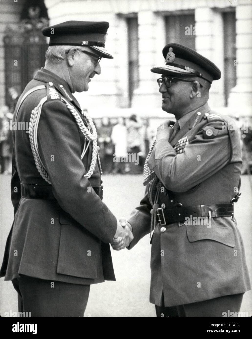 Apr. 04, 1974 - CHIEF OF ARMY STAFF, INDIA, VISITS MINISTRY OF DEFENCE ...