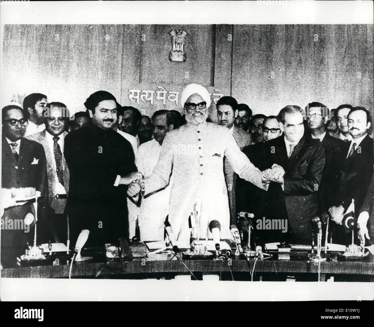 Tripartite hi-res stock photography and images - Alamy