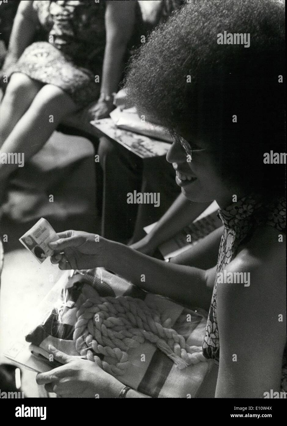 Angela davis 1974 hi-res stock photography and images - Alamy