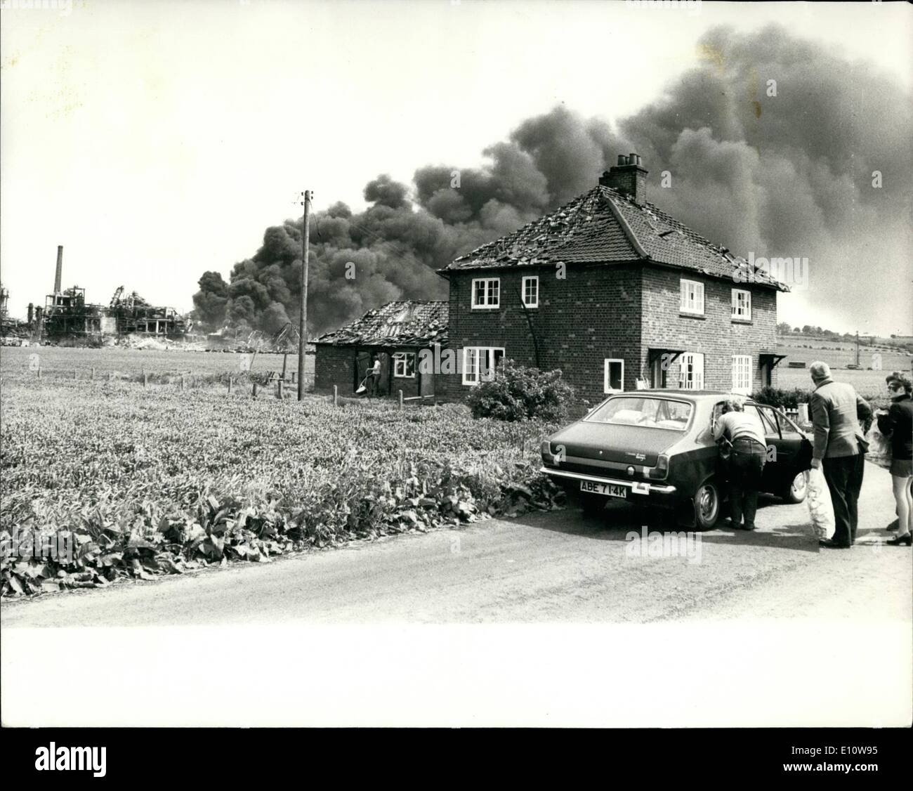 Jun. 06, 1974 - 34 Die and many injured in blast at chemical plant ...