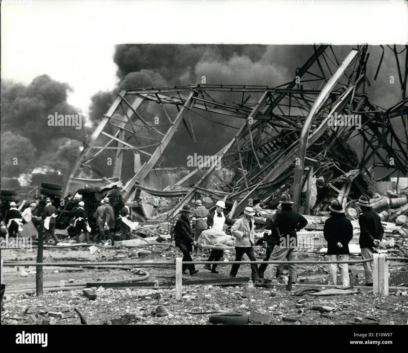 Nypro chemical plant explosion flixborough hi-res stock photography and ...