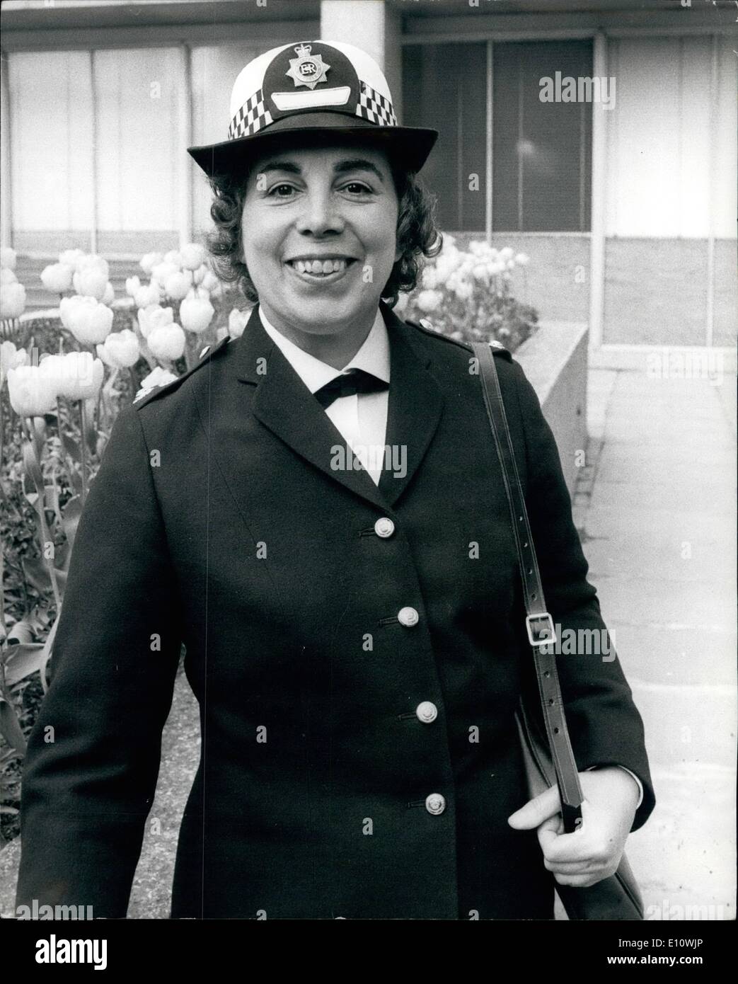 1974 londons new womens police hi-res stock photography and images - Alamy